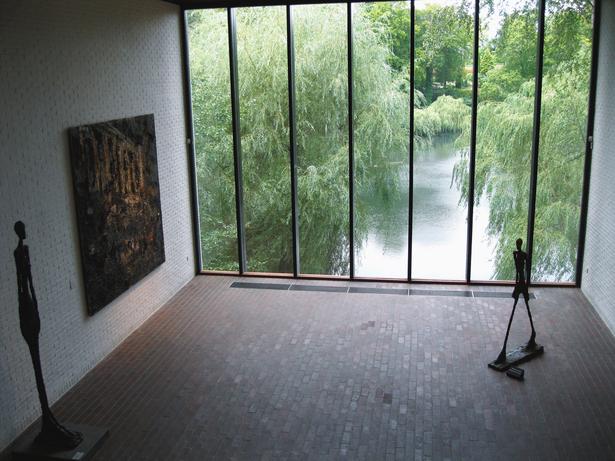 5 Stunning Museum Designs: Art on Every Surface