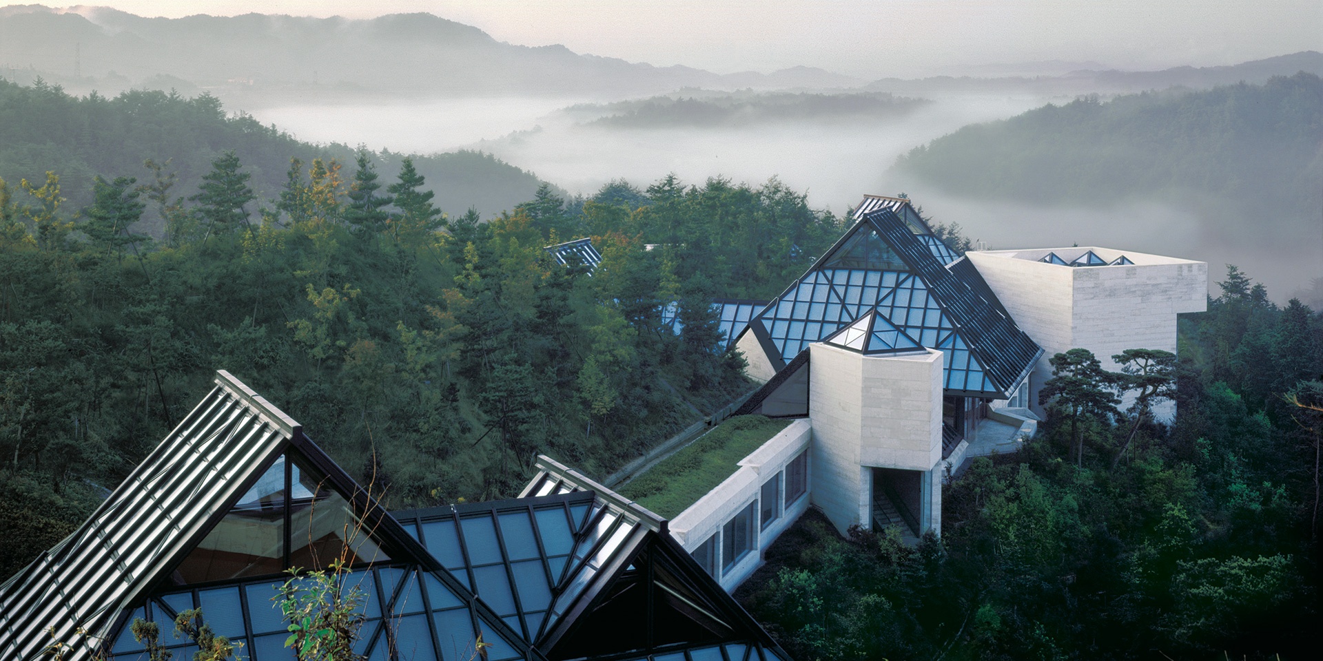 5 Stunning Museum Designs: Art on Every Surface